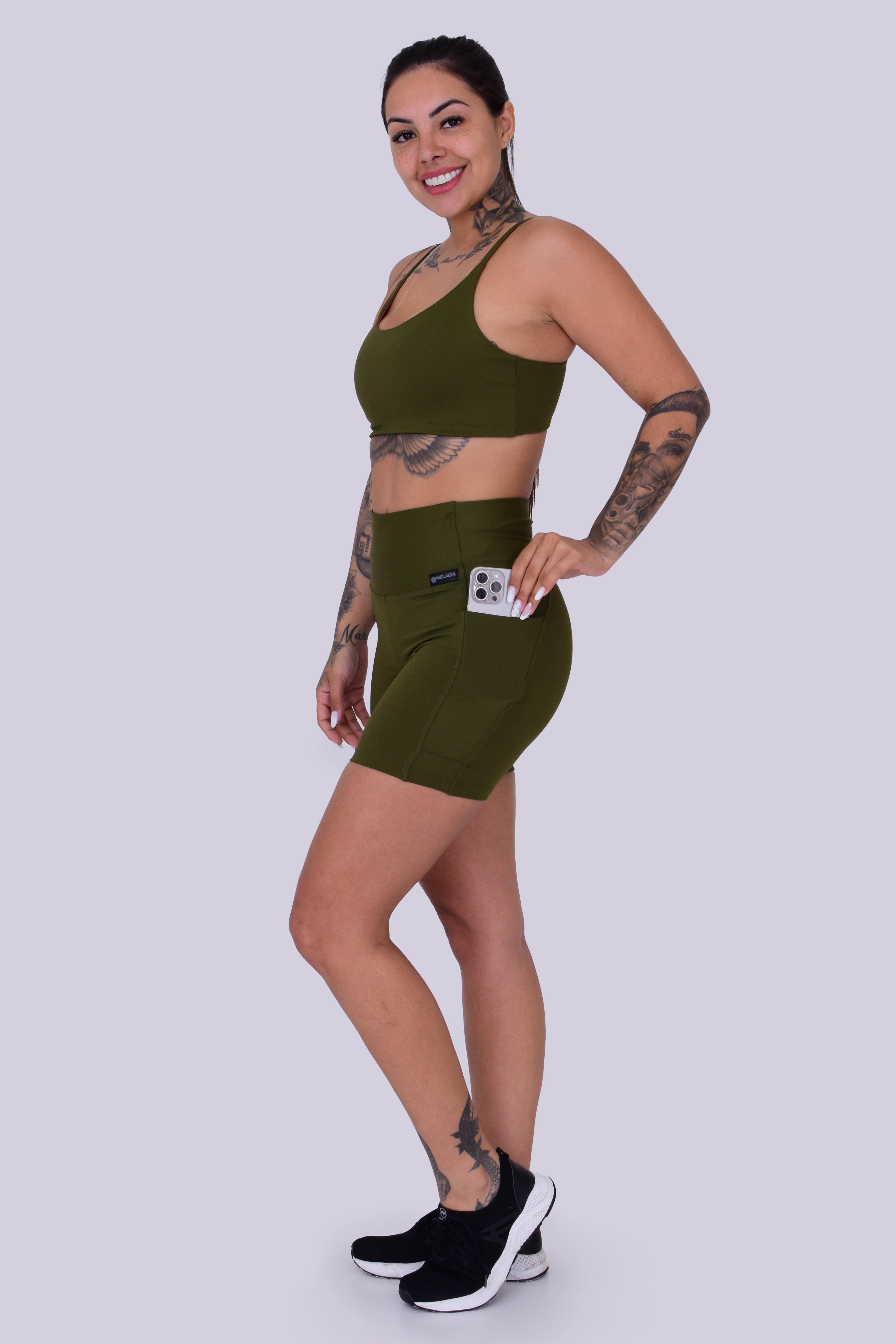 Short Com Bolso Verde Militar | Melacia Active Casual Wear